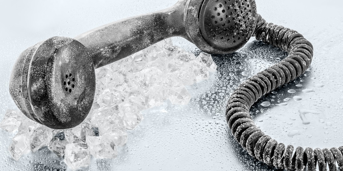 What to Know about Cold Calling (+ Free Script Examples)